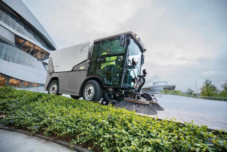 Rent the Kärcher Road Sweeper MC 250 | Kärcher Hire